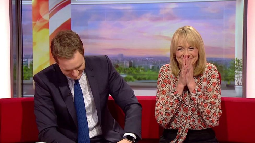 BBC Breakfast turns back the clock on 40th birthday - BBC News