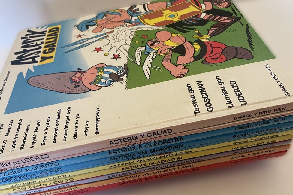 Llyfrau Asterix, 'yr hen fyd' a'r Gymraeg - BBC Cymru Fyw