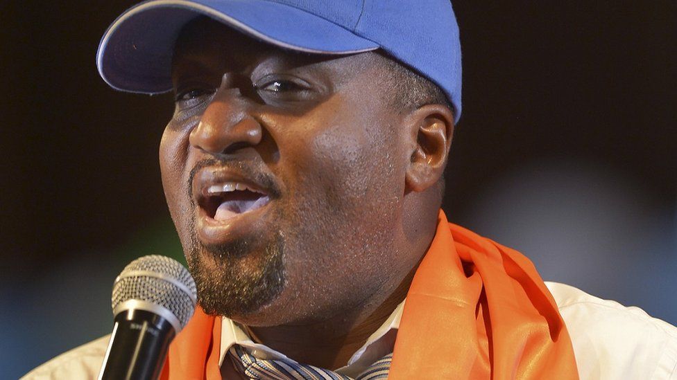 Letter from Africa: Should degrees be necessary for leaders? - BBC News