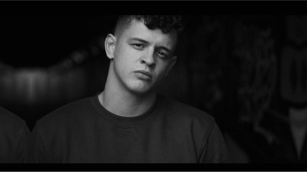 Norwich rapper Cenzy uses lyrics to open up about anxiety - BBC News