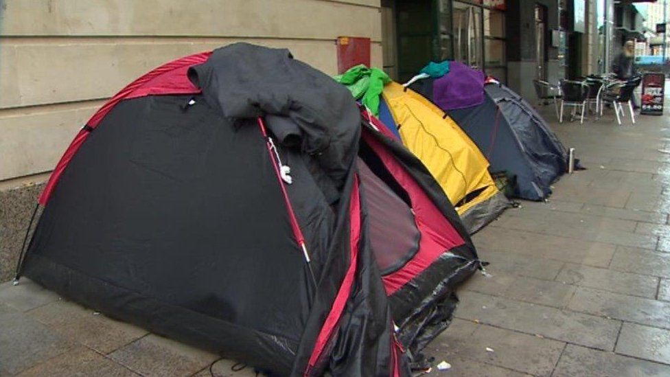 Street homelessness at 'crisis point', says Shelter Cymru - BBC News