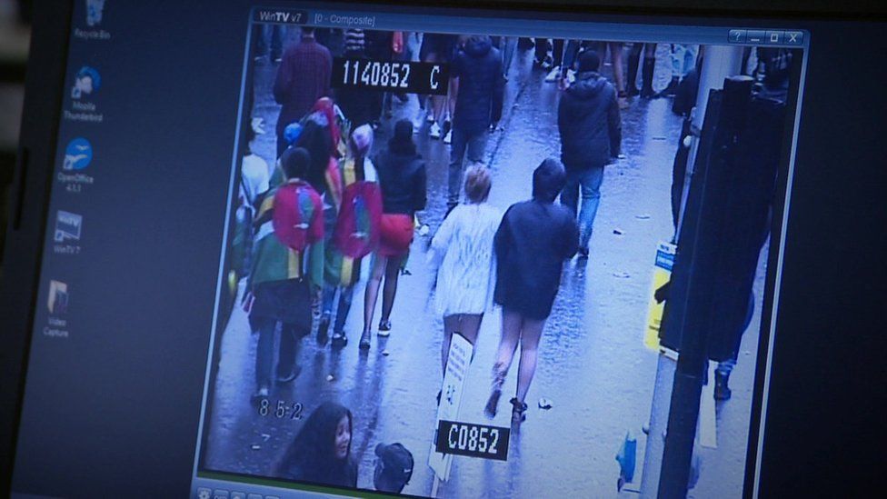 The police 'super-recognisers' putting names to faces - BBC News