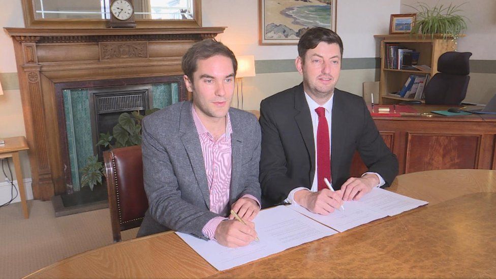 City of Edinburgh Council to be run by coalition - BBC News