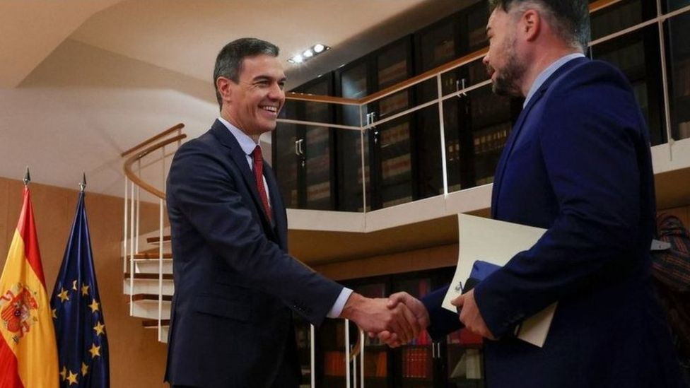 Spanish fury at Pedro Sánchez' controversial amnesty plan for power ...