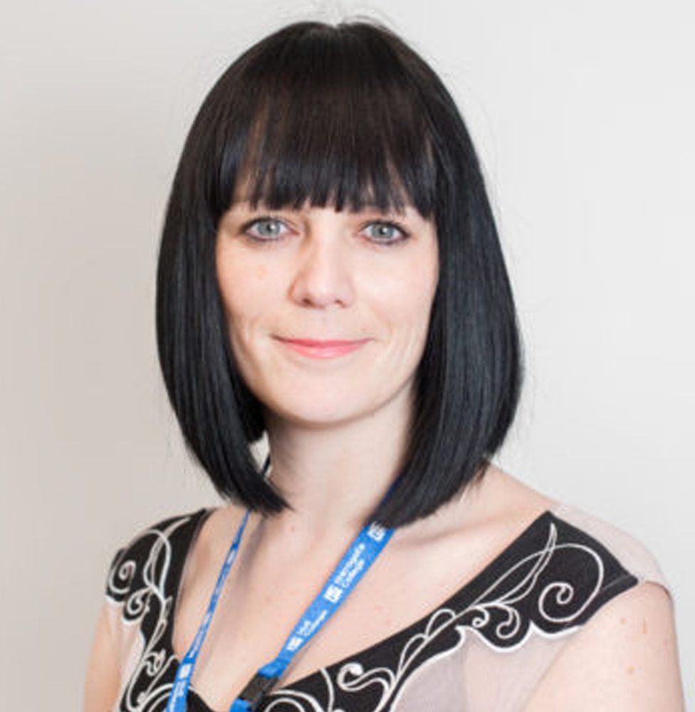 Hull College Group staff calls for chief to resign - BBC News