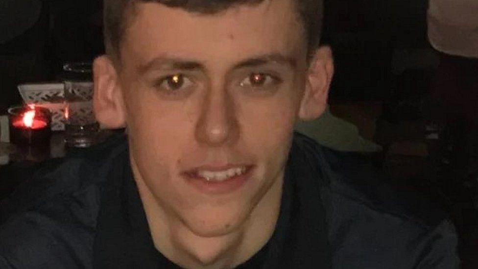 Boy, 16, 'flaunted' Rolex hours after murder - BBC News