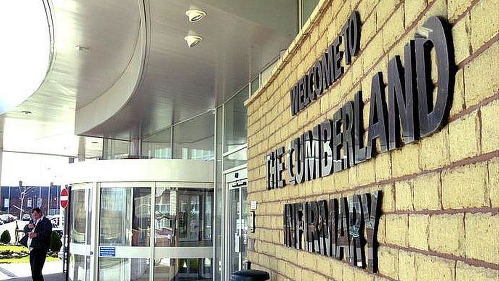 Carlisle cancer support pod opens at Cumberland Infirmary - BBC News