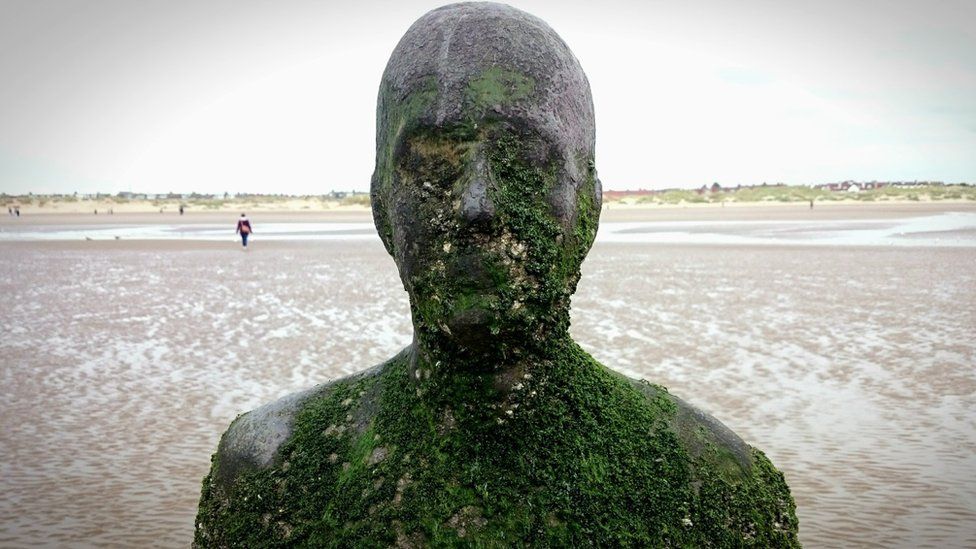Antony Gormley's Crosby iron men get a makeover - but he's not ...