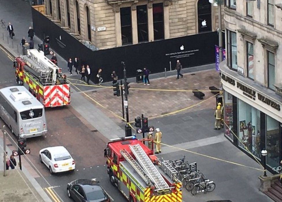 'Mini explosion' due to power surge in Glasgow city centre - BBC News
