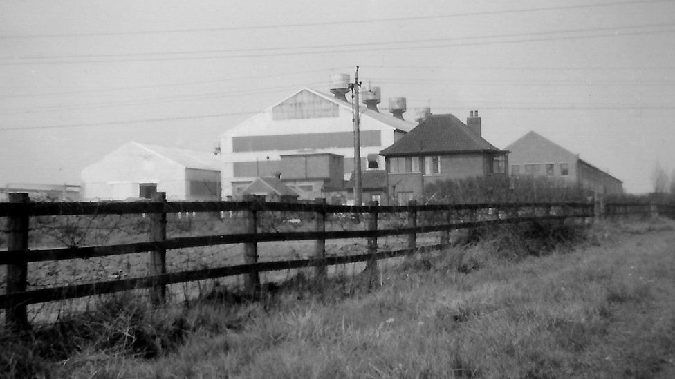 Hartlepool exhibit recalls 'disappearing' industrial heritage - BBC News