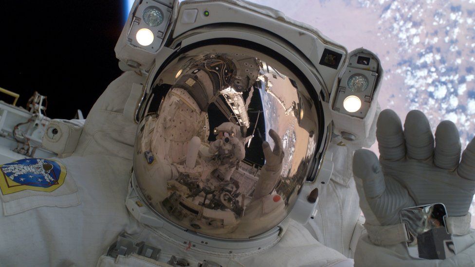 What’s the difference between an astronaut and a cosmonaut? - BBC Newsround