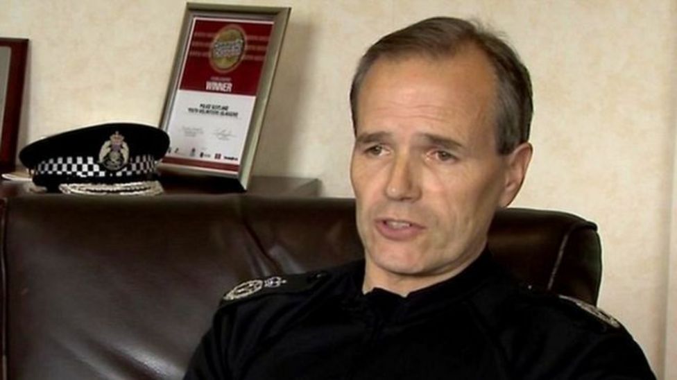 Chief Constable Sir Stephen House spends last day in job - BBC News