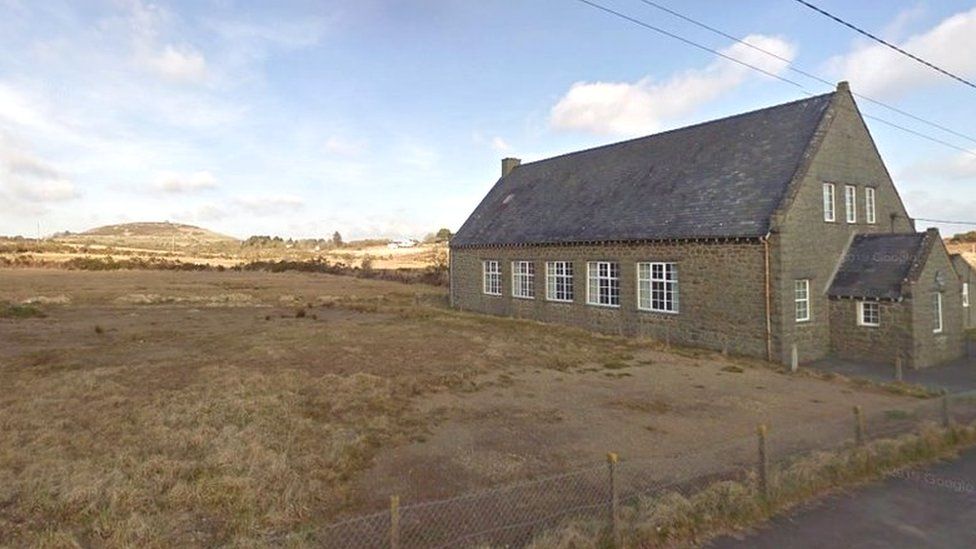 Cais am unedau gwyliau ym Mhen Llŷn wedi'i dynnu yn ôl - BBC Cymru Fyw