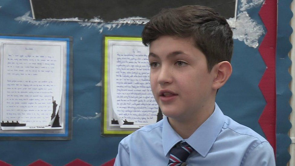Pictures: Five fantastic reactions to Oscar mix-up - BBC Newsround