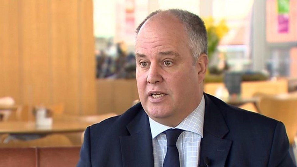 Andrew RT Davies yn galw am weinidog Brexit i Gymru - BBC Cymru Fyw