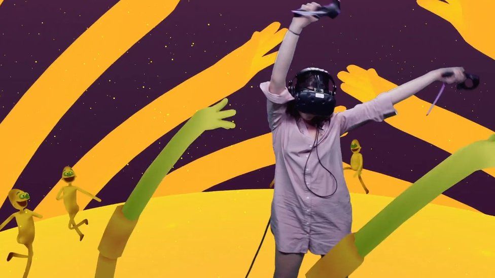 How virtual reality is shaking up the music industry - BBC News