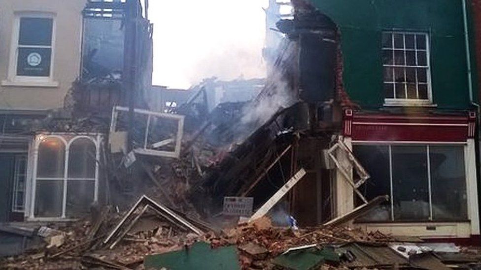 Stony Stratford fire damage revealed in drone photos - BBC News