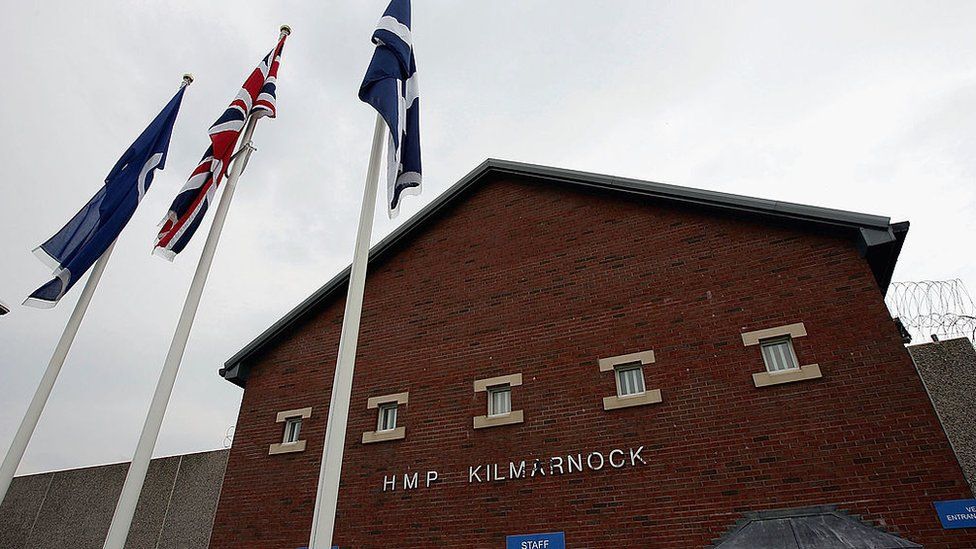 Cars deliberately set on fire in Kilmarnock prison car park - BBC News