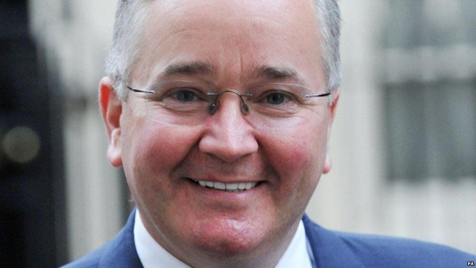 Glasgow council leader Gordon Matheson stands down - BBC News