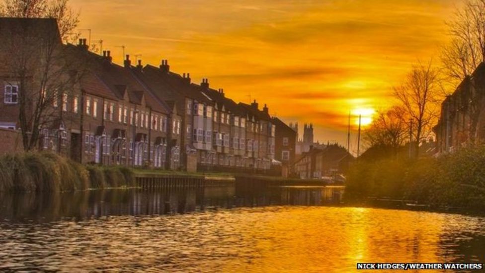 Gallery: First sunsets of British Summer Time - BBC Weather