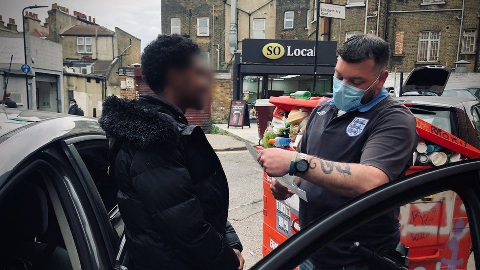 Inside a Met Police 'violence suppression unit' - BBC News