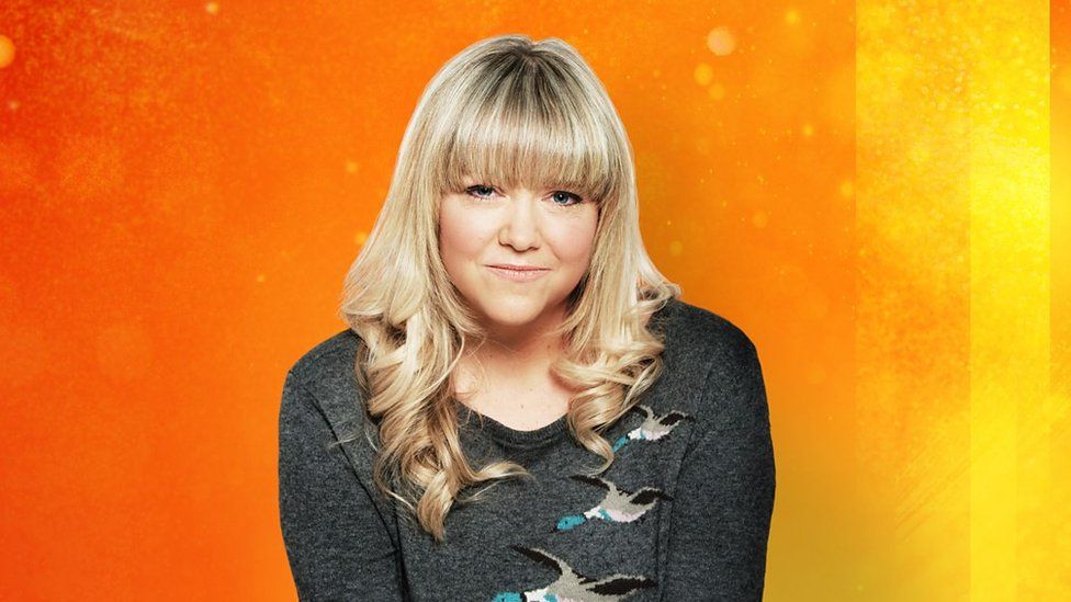 Taith Bethan Elfyn sy'n aros am drawsblaniad yr ysgyfaint - BBC Cymru Fyw