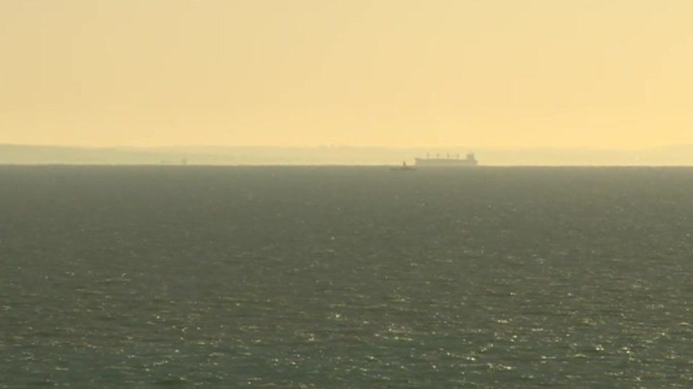 Channel migrants: Small boat with 11 men intercepted - BBC News