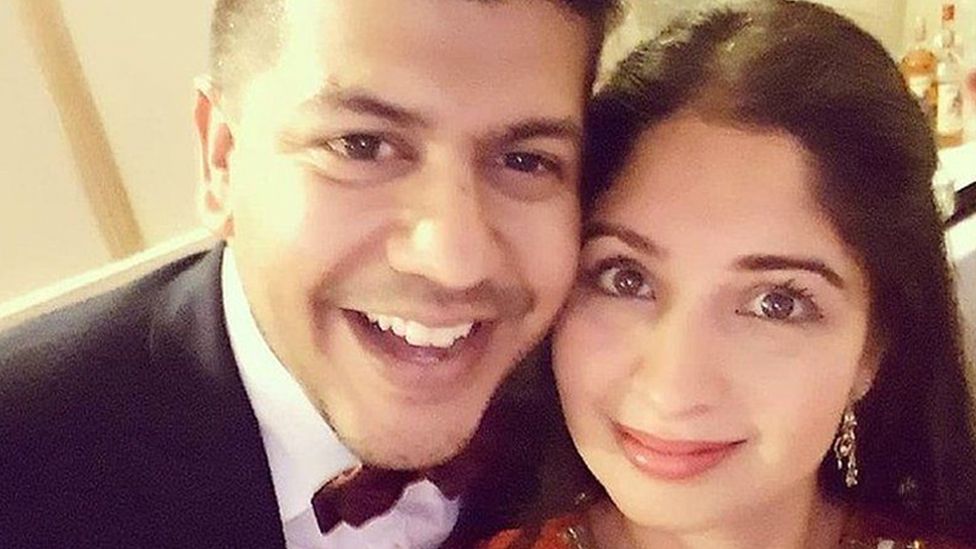 Wife hopes for bowel cancer blog to be husband's lasting legacy - BBC News