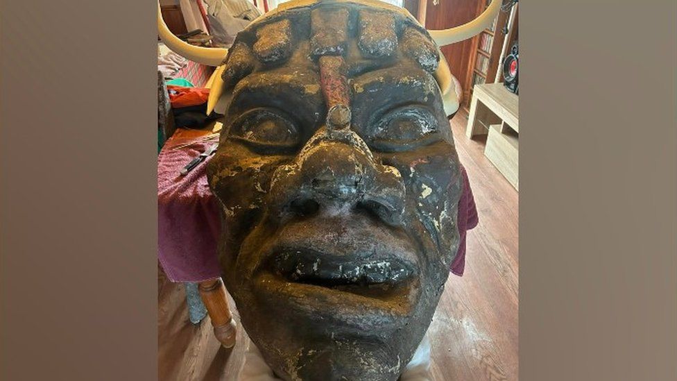 Head of Coventry Zoo's Zulu statue set for public display - BBC News