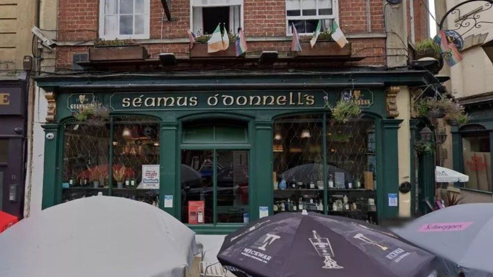 Homophobic attack outside Bristol pub Seamus O'Donnell's - BBC News