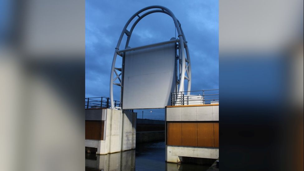 Rotherham flooding: New £4m canal barrier opened - BBC News