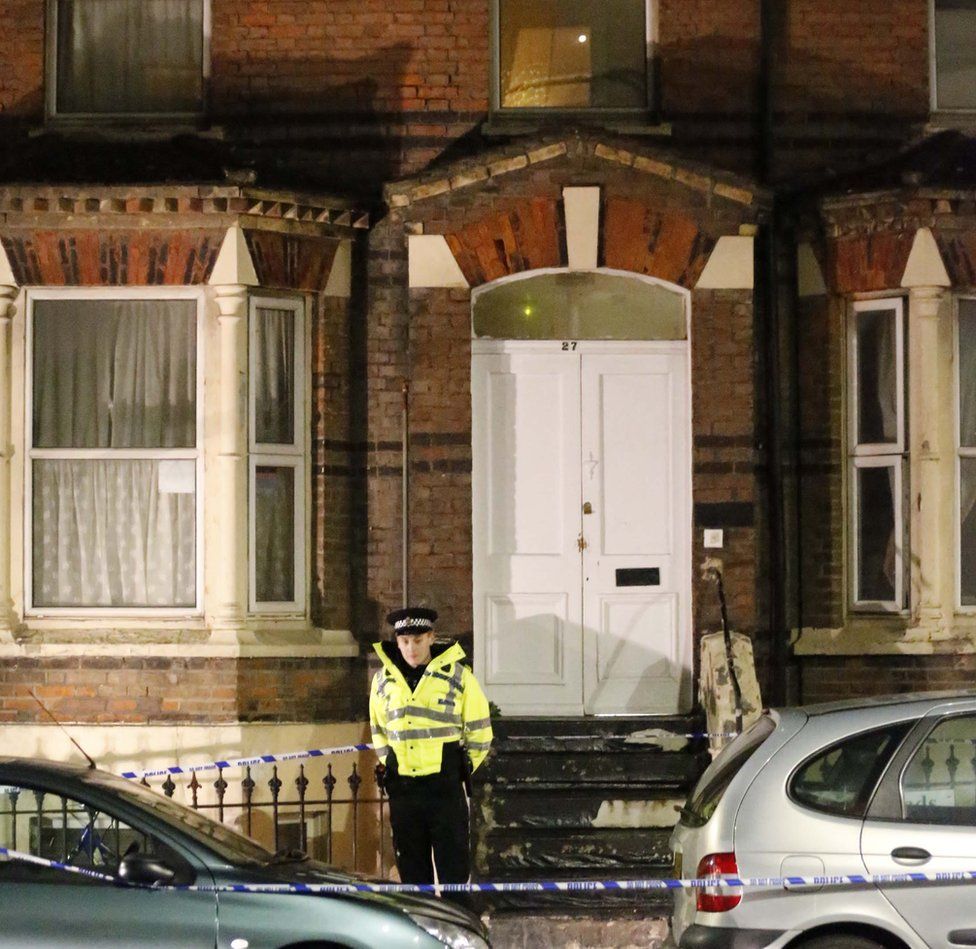Hastings shooting: Two held after shots fired at house - BBC News