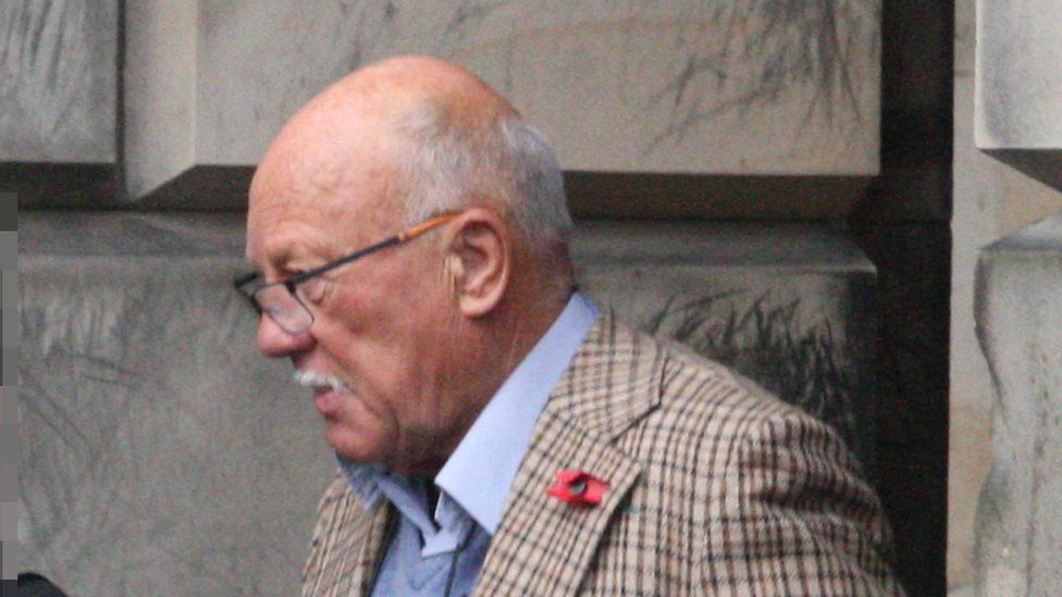 Former PE teacher Gordon Barkham jailed for abuse of boys - BBC News