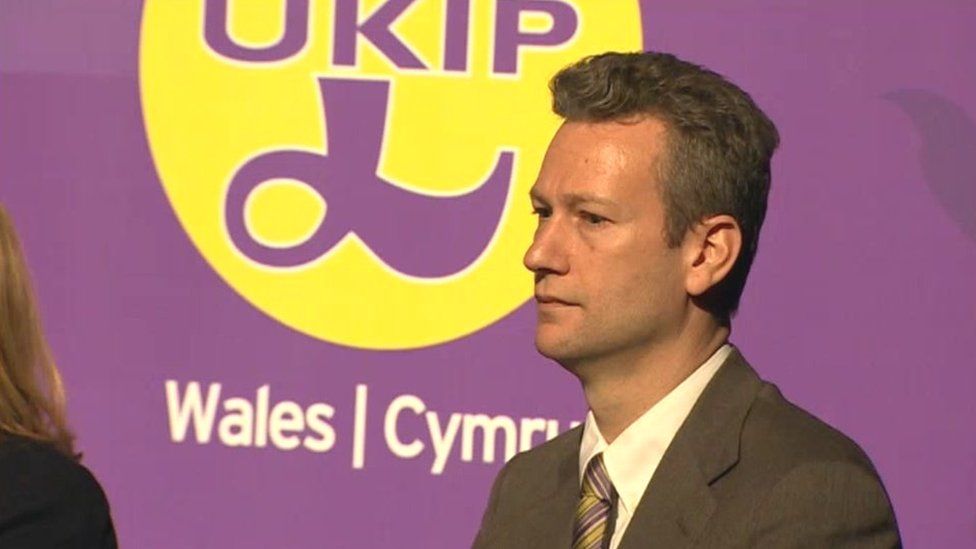 UKIP: Roles for MPs and councillors under assembly plan - BBC News