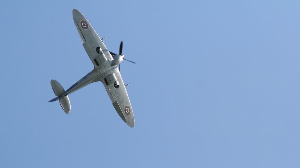 Pain and pleasure of the Spitfire Club - BBC News