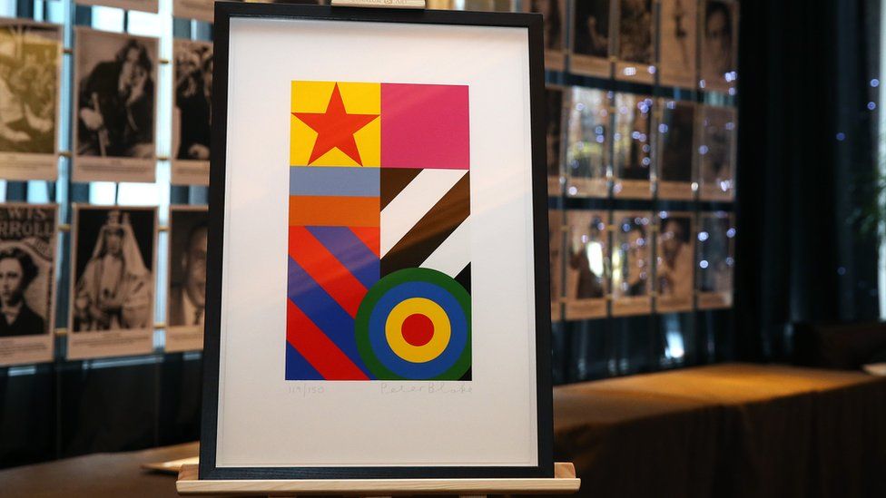 Sir Peter Blake unveils Dazzle print for Liverpool Biennial - BBC News
