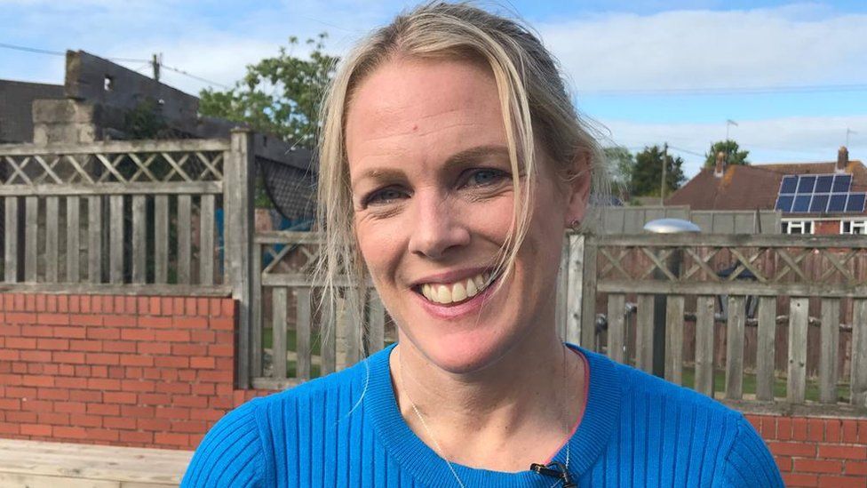 Heidi Loughlin defies medics to survive 7 years with terminal cancer ...