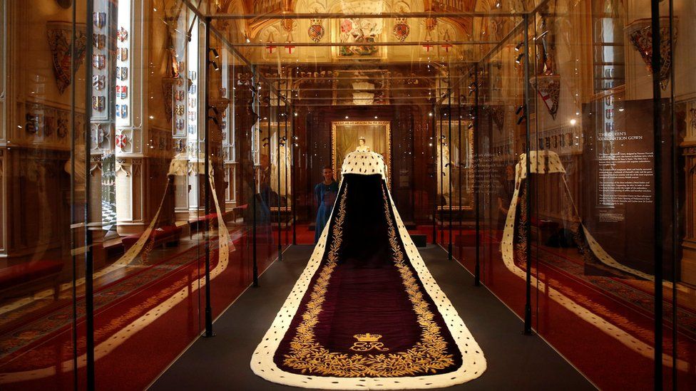 Royal Family: The Queen's Coronation dress, robes and jewellery to go ...