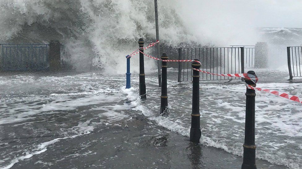 Storm-hit Douglas Promenade 'needs big clean-up' - BBC News