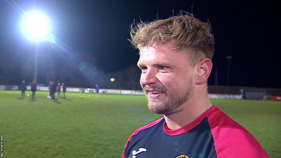 FA Vase semi-final: Corsham Town 90 minutes away from Wembley - BBC Sport