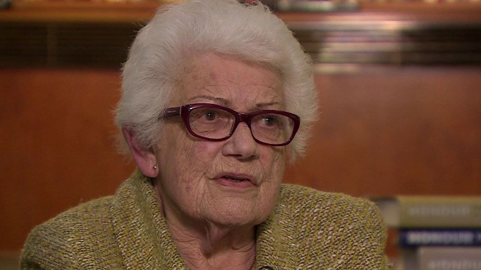 'We were nine round the table, now I am the only one' - BBC News