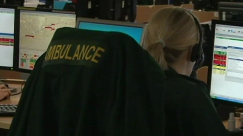 Secamb 111 scandal: Trust plagued by computer crashes - BBC News
