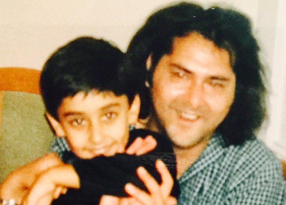 Murder case launched over 2003 garden shears attack - BBC News