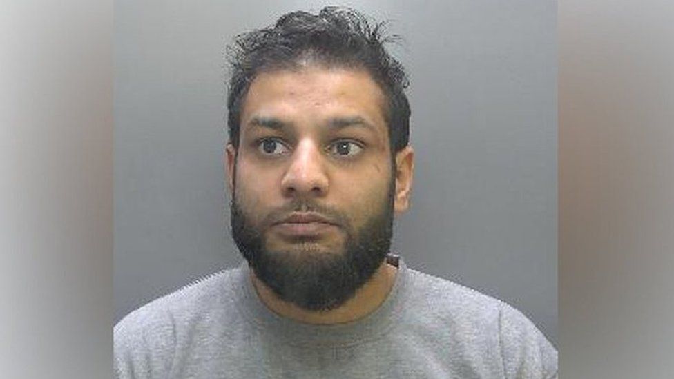 Cambridge Instagram stalker caused victim 'great distress' - BBC News