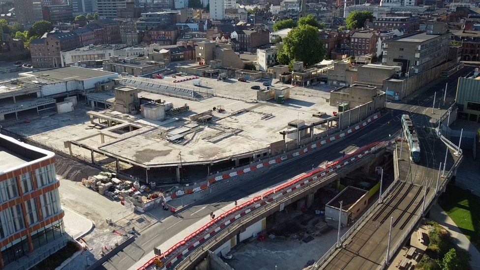 Broadmarsh: Images show extent of shopping centre dereliction - BBC News