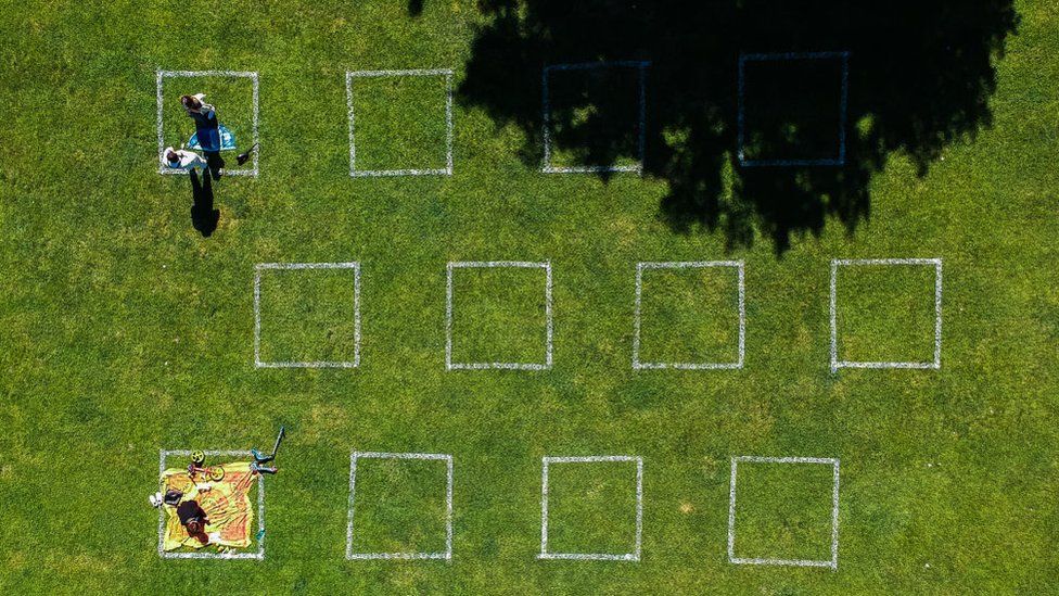 Sodar: Google's new AR social distancing tool - BBC Newsround