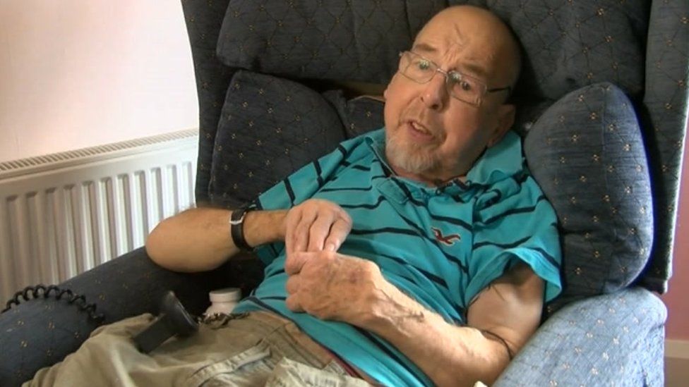 Patient delays follow Sussex transport services takeover - BBC News