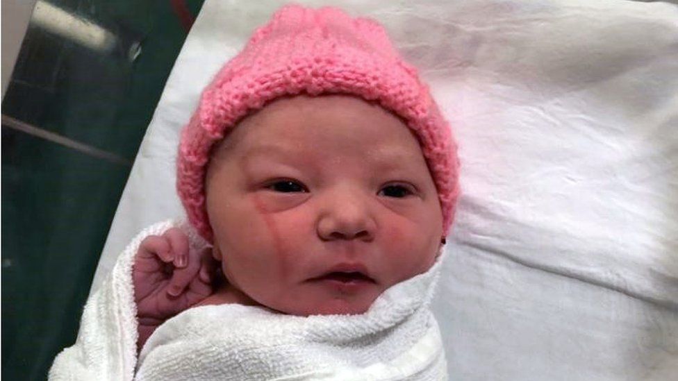 Couples celebrate arrival of Scotland's first 2021 babies - BBC News