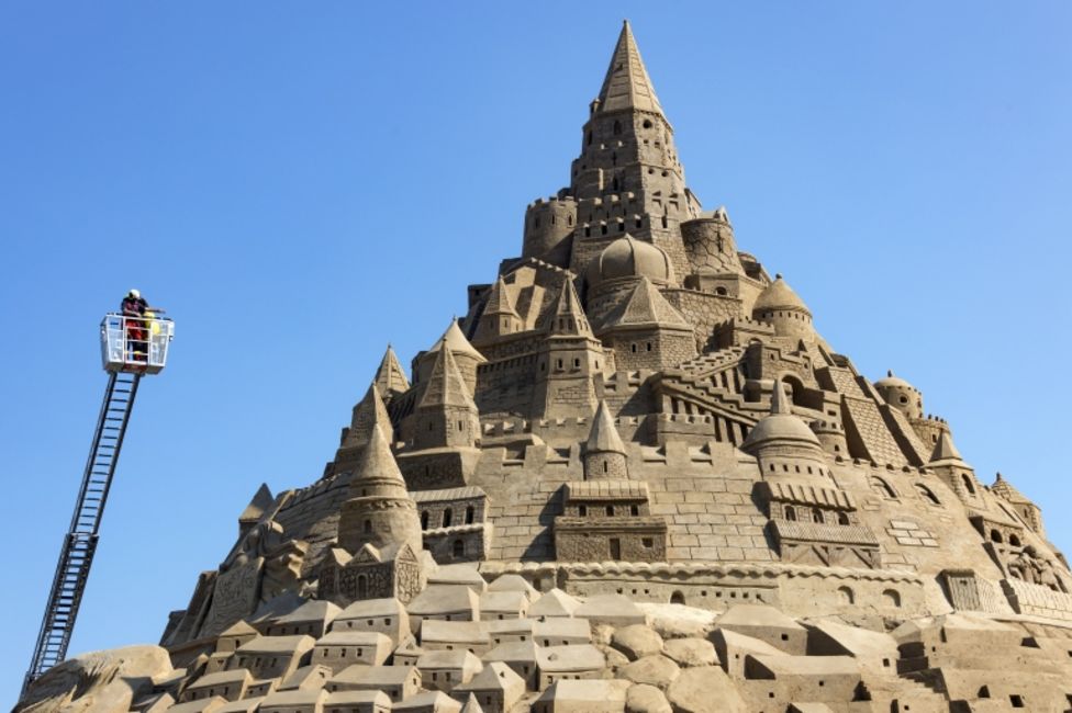 Sandcastle in Germany wins world record - BBC Newsround