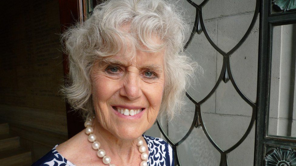 Growing up in a Japanese WW2 internment camp in China - BBC News